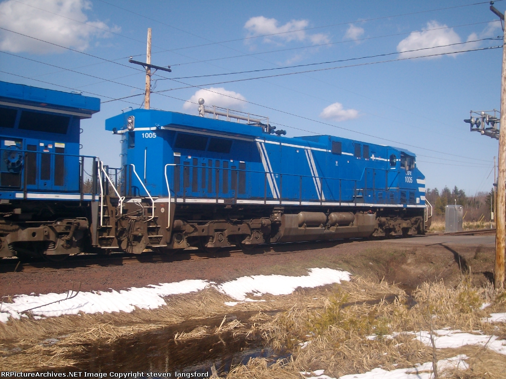 CEFX Engine 1005 Crossing M-35 South